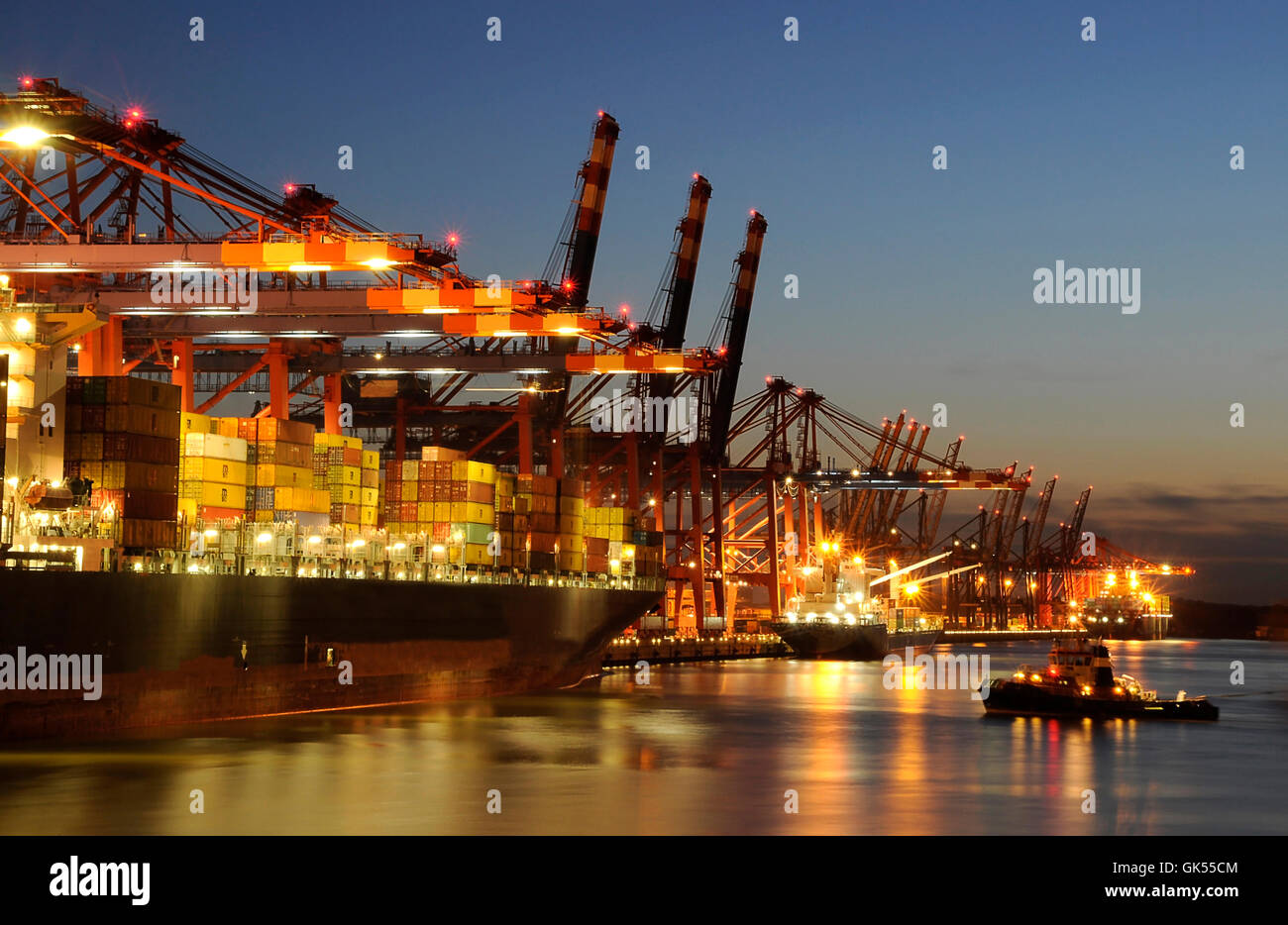 container ship harbor hamburg Stock Photo - Alamy