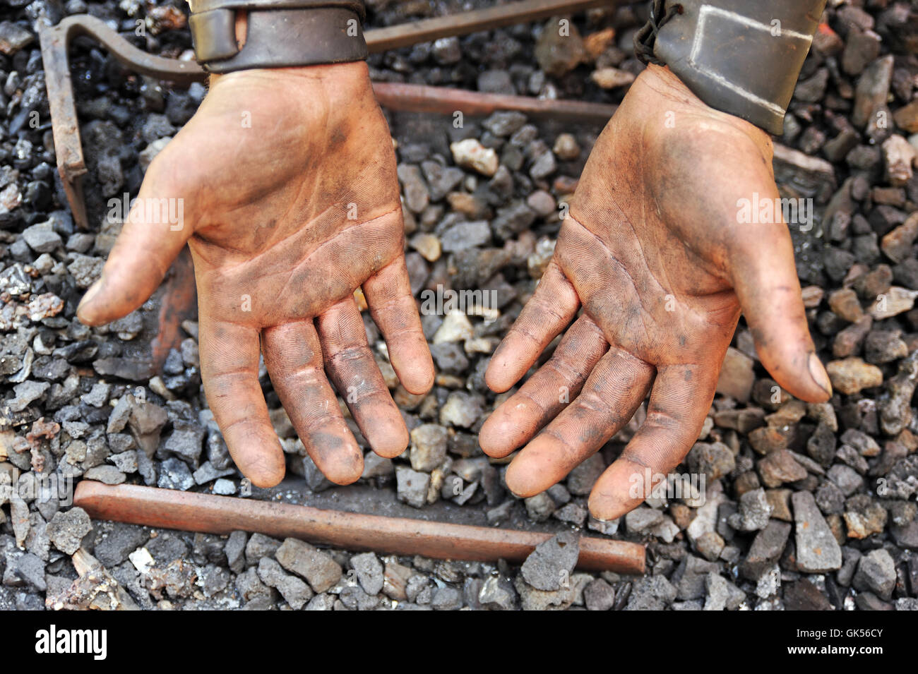 Hand smithing hi-res stock photography and images - Alamy
