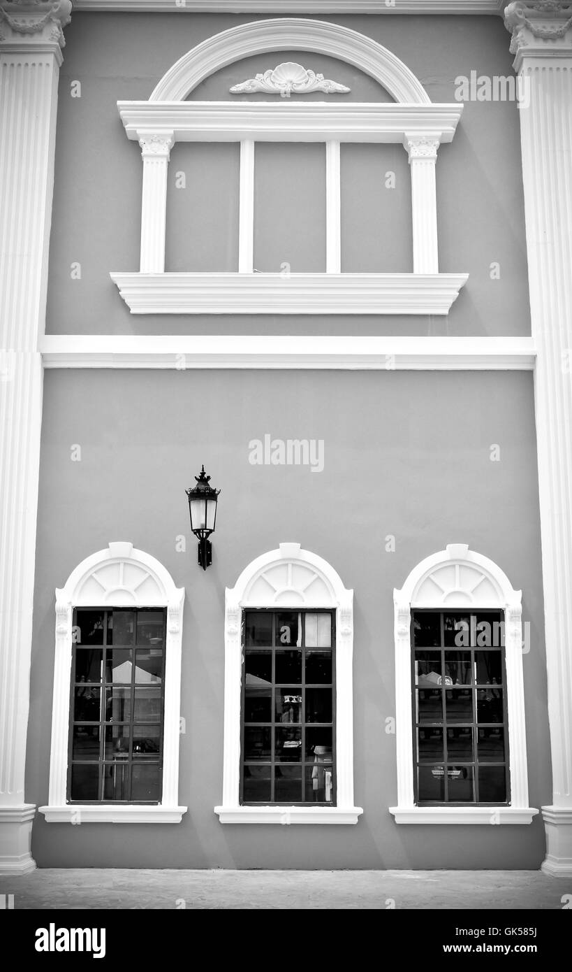 Stylish shopfront - classic store front Stock Photo - Alamy