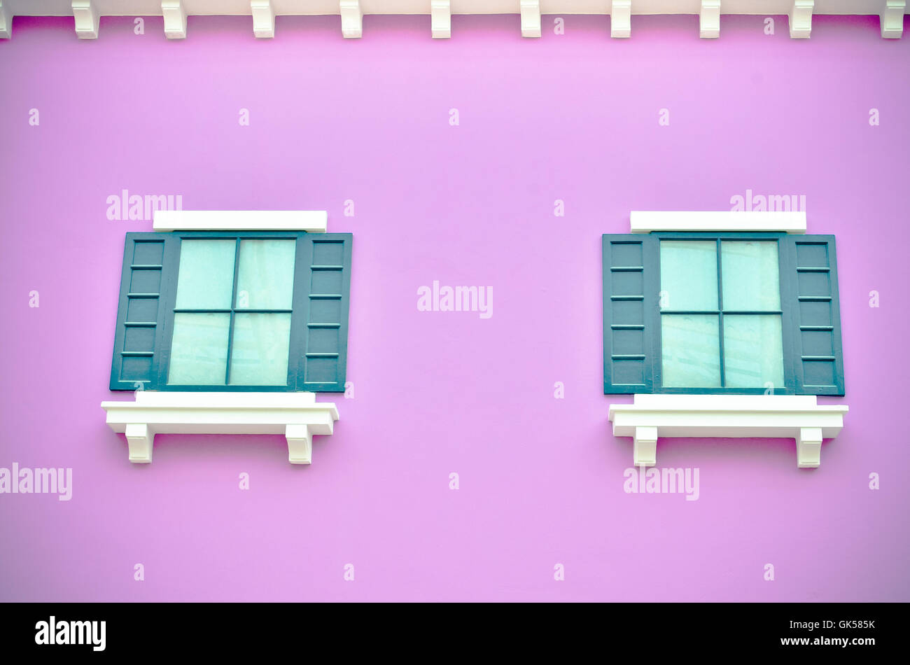 Ancient wooden storefront hi-res stock photography and images - Alamy