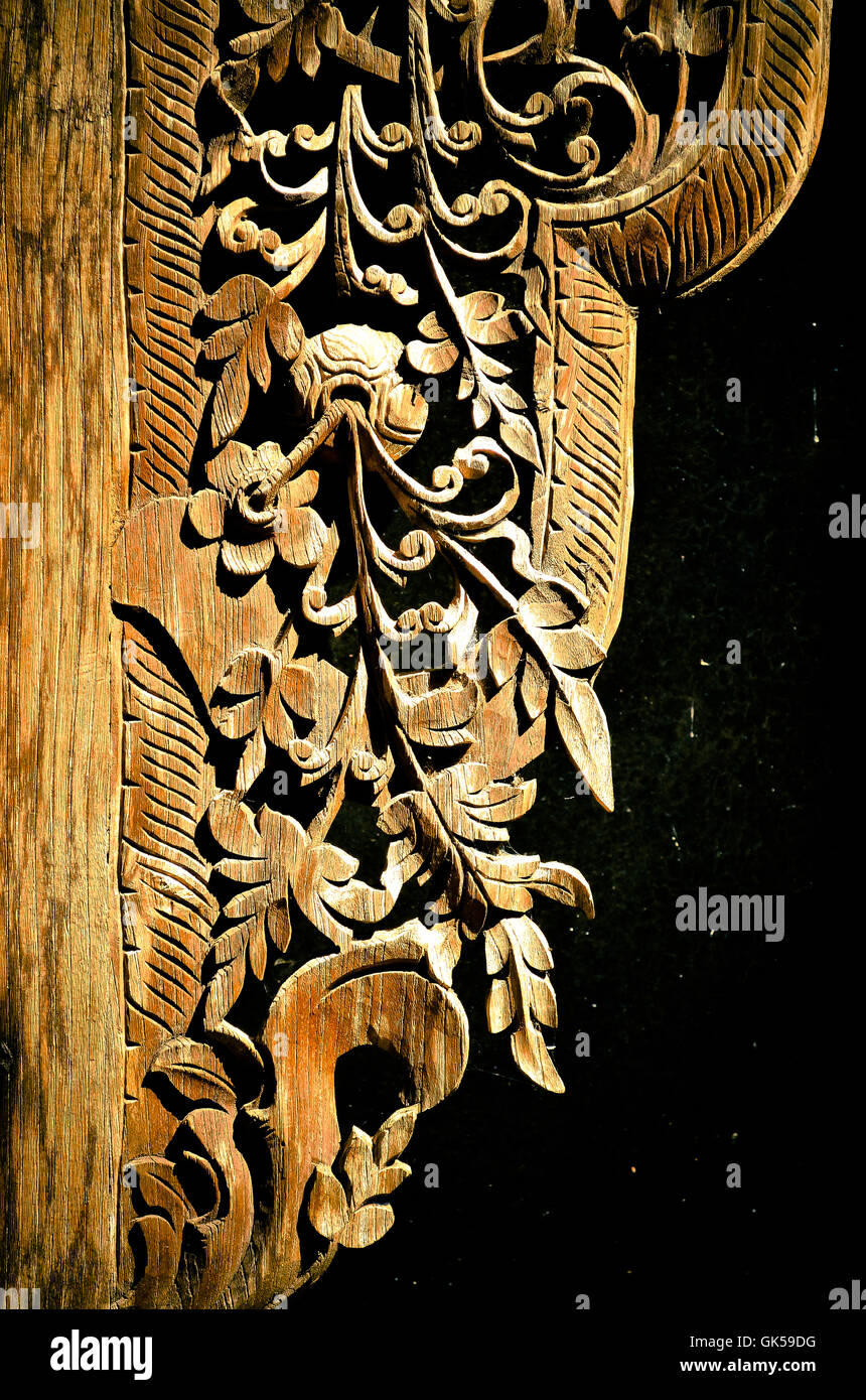 art of wood carving. Details threads Stock Photo - Alamy