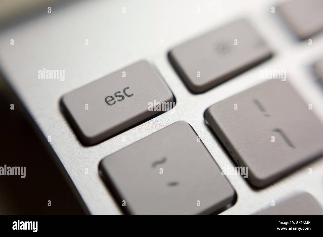 Computer keyboard, isolated on white background Stock Photo - Alamy