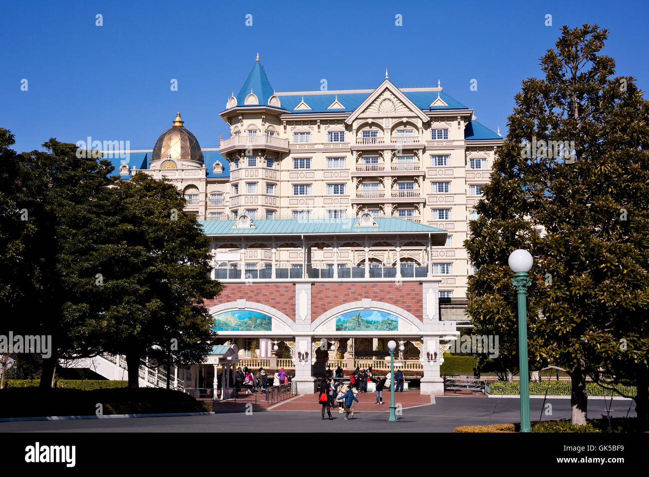 Pink tulip flowers in Tokyo Disneyland Stock Photo - Alamy