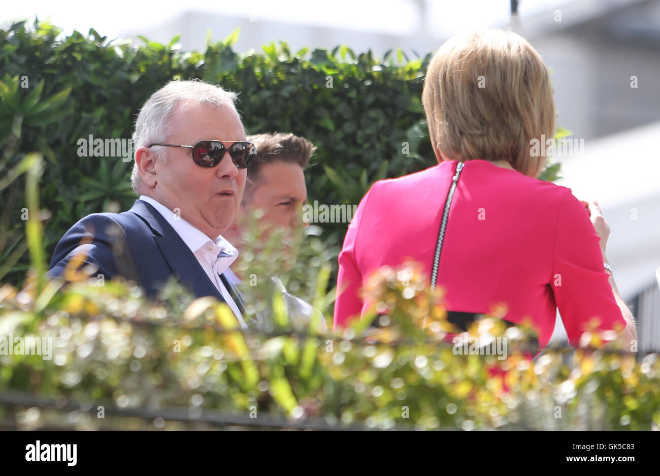 Ruth Langford and Eamonn Holmes outside filming This Morning show ...