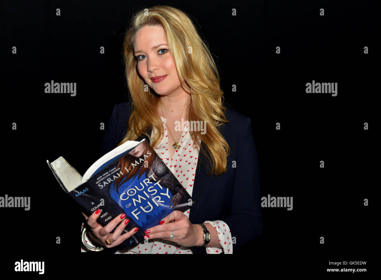 Sarah maas hi-res stock photography and images - Alamy