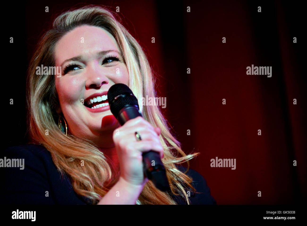 Sarah maas hi-res stock photography and images - Alamy