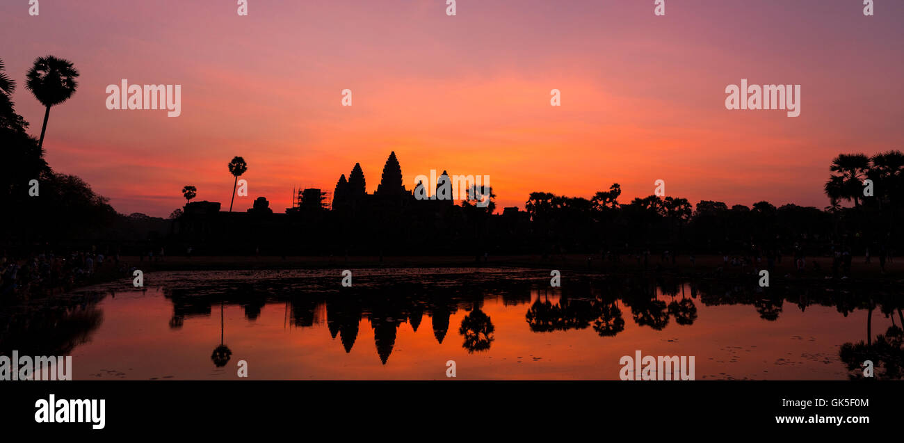 Water View of Angkor Wat Stock Photo - Alamy