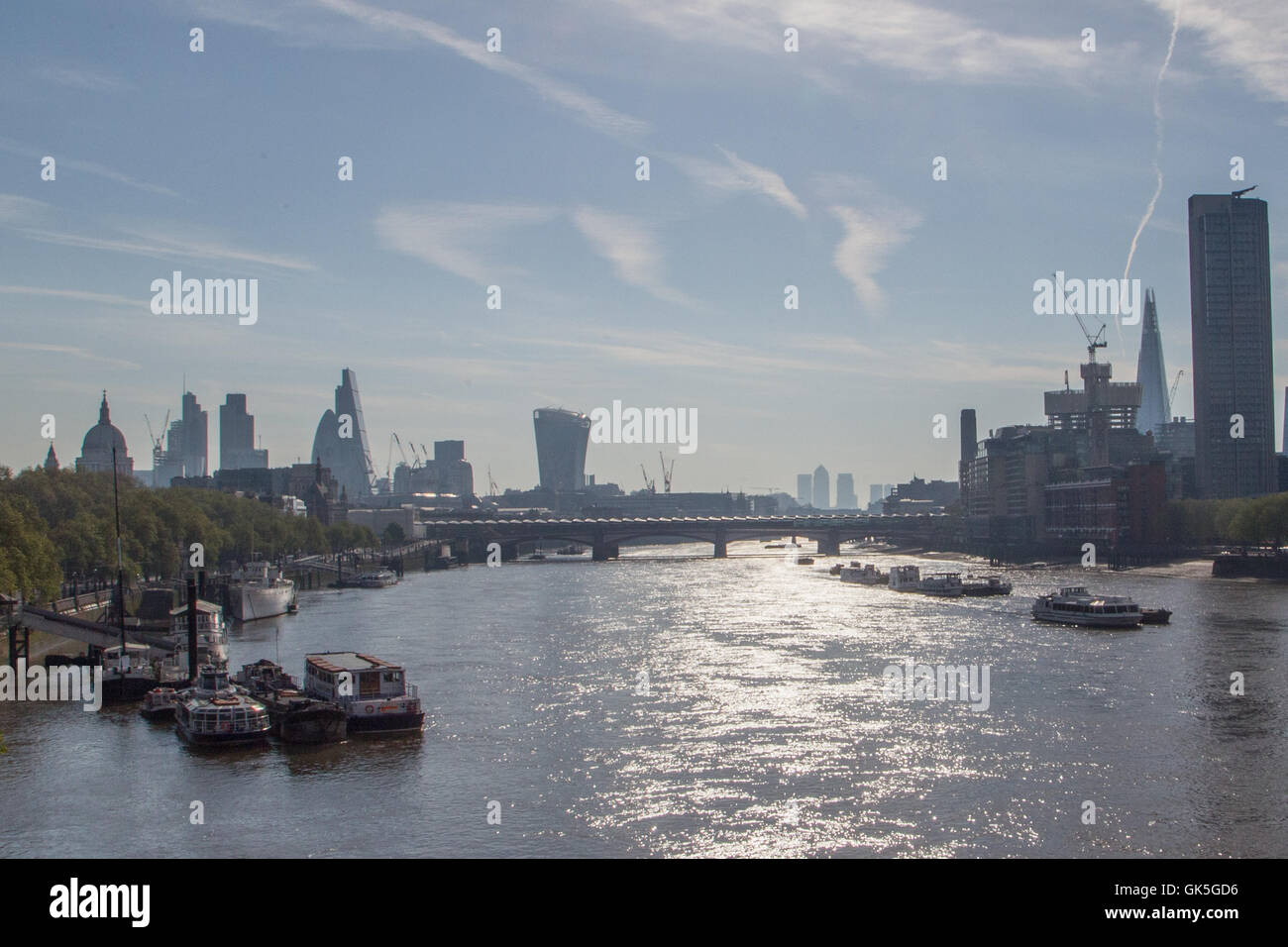 London enjoys a sunny weekend Featuring: Atmosphere Where: London ...