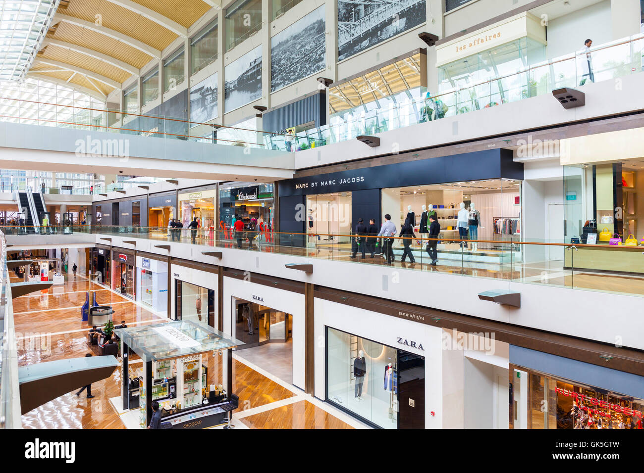 Singapore Marina Bay Sands Shopping Mall Stock Photo - Alamy