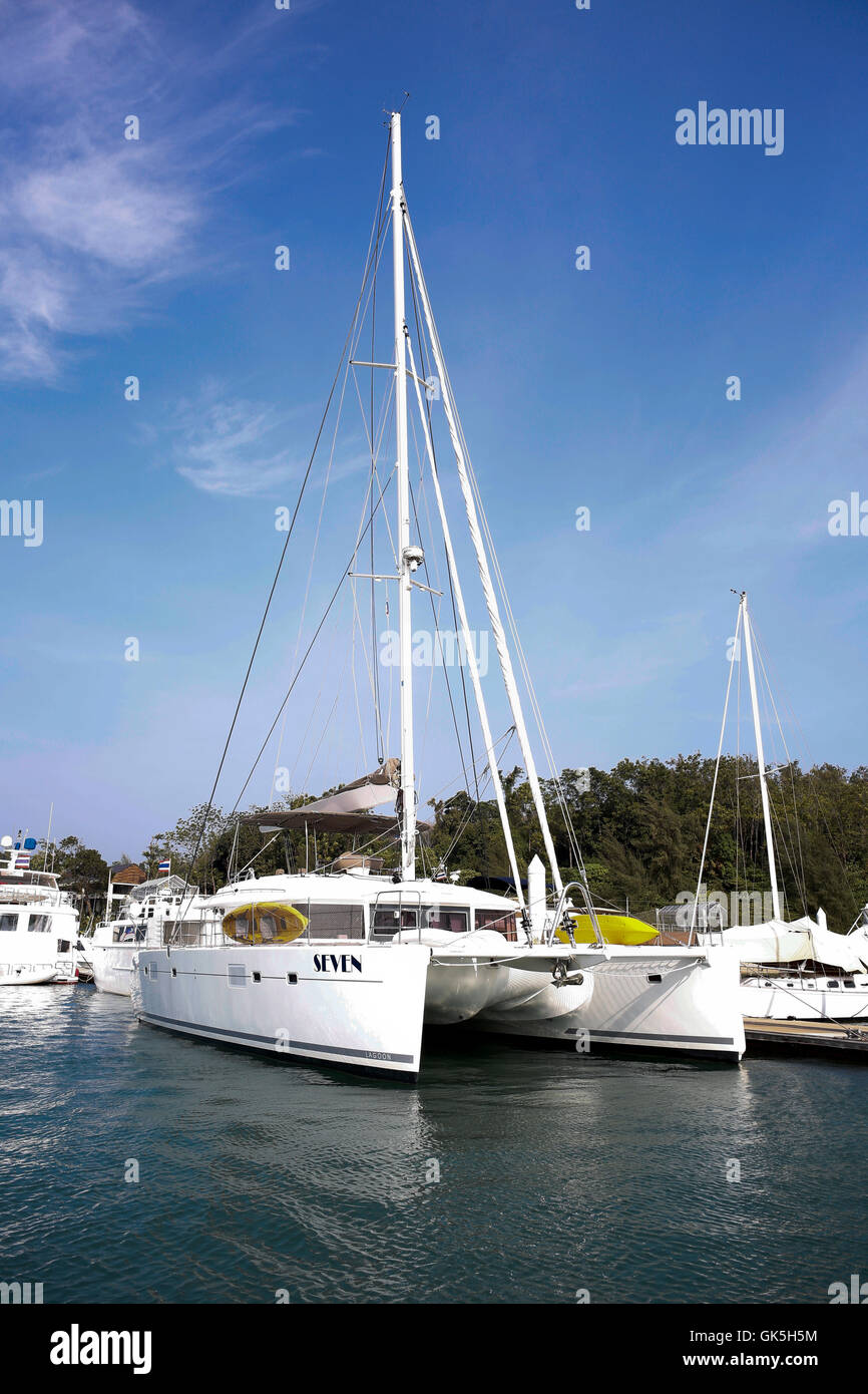 Thailand phuket ferry phi phi hi-res stock photography and images - Alamy