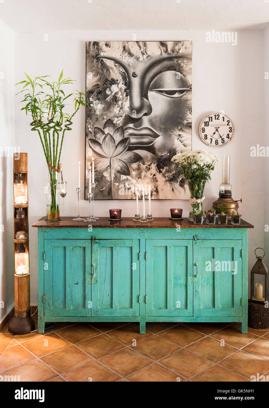 Indoors style hi-res stock photography and images - Alamy