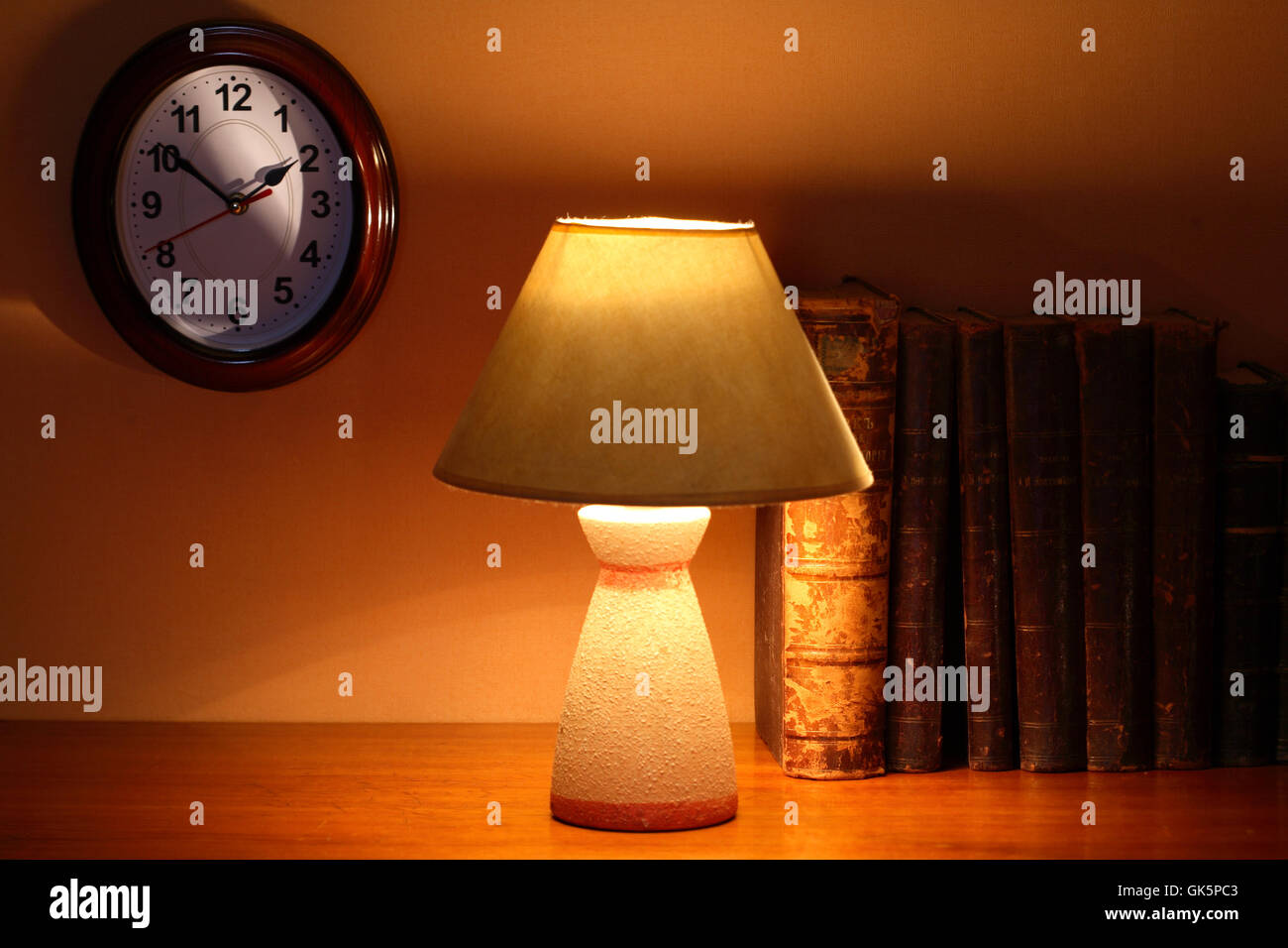 Vintage books desk with lamp hi-res stock photography and images - Alamy
