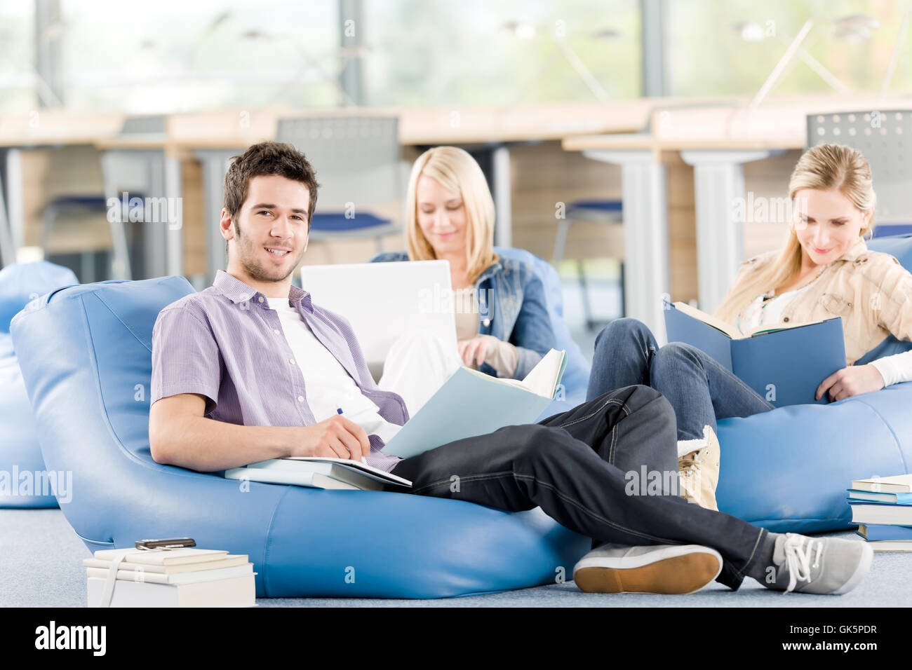 woman university educational institution Stock Photo - Alamy