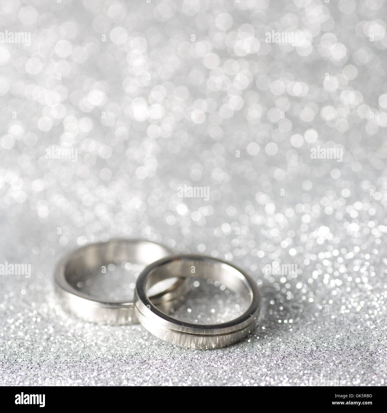 Ceremony shiny rings hi-res stock photography and images - Alamy