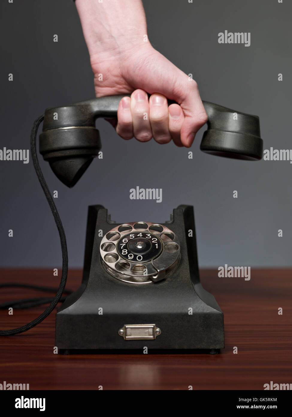 Desk phone off hook hi-res stock photography and images - Alamy