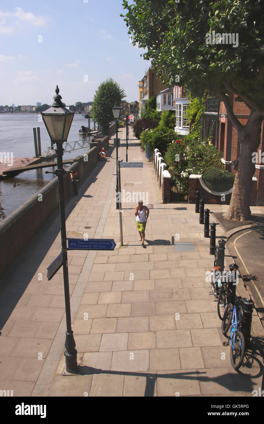 Thames path Hammersmith riverside London summer 2016 Stock Photo - Alamy