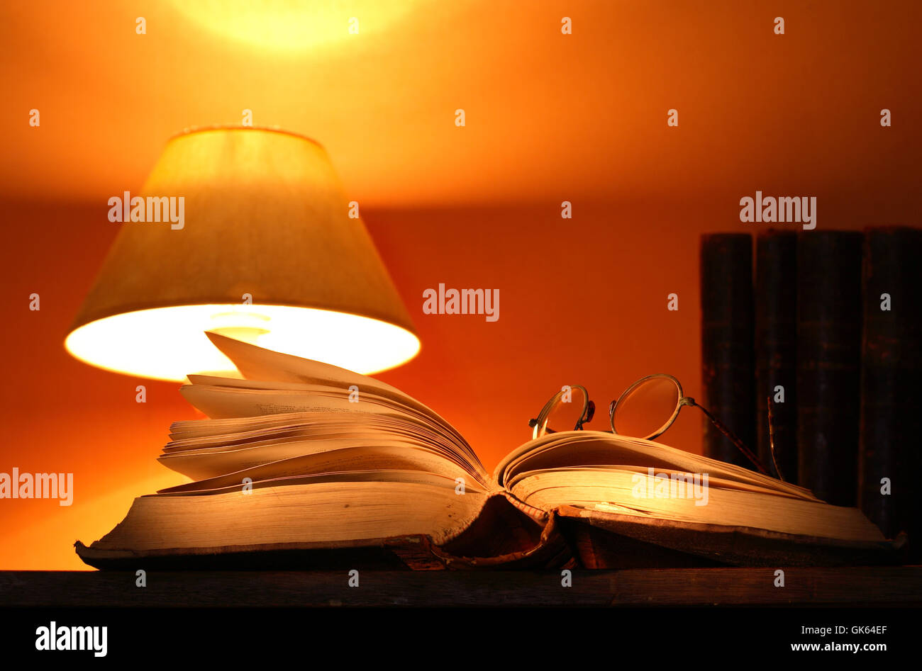 Vintage books desk with lamp hi-res stock photography and images - Alamy