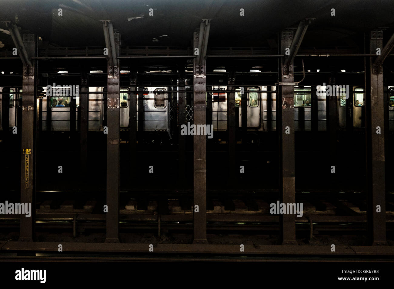 York subway train hi-res stock photography and images - Alamy