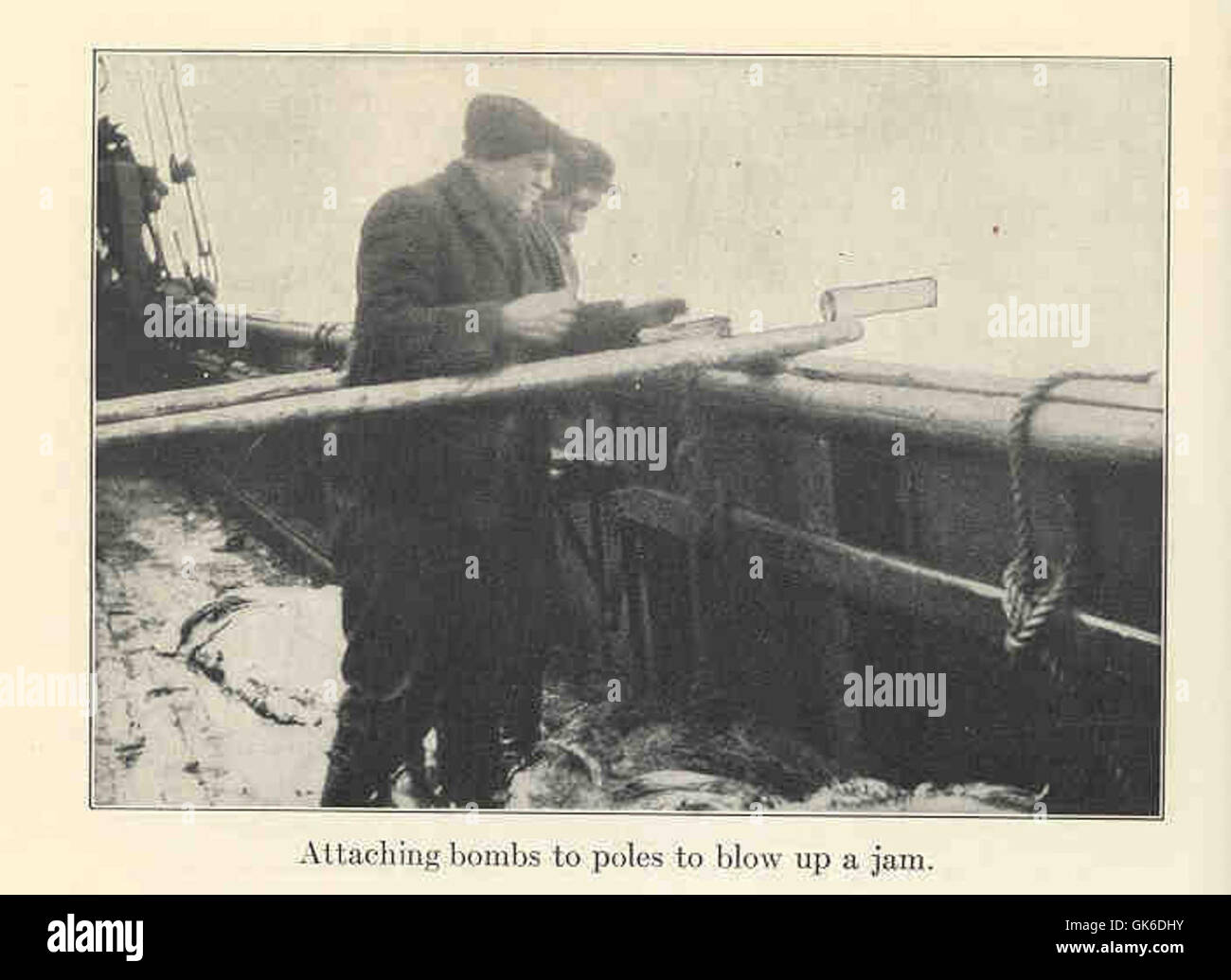 Attaching bomb hi-res stock photography and images - Alamy