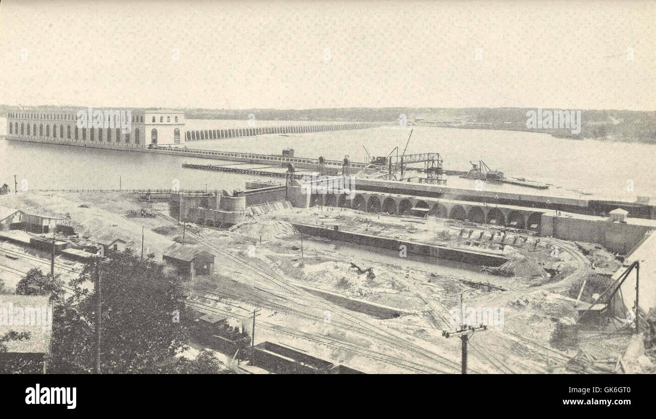 A view of the construction works of the Keokuk-Hamilton Dam from the ...