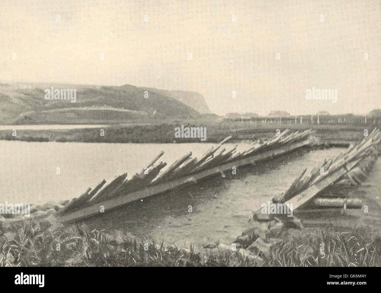 Fishing weir indigenous hi-res stock photography and images - Alamy