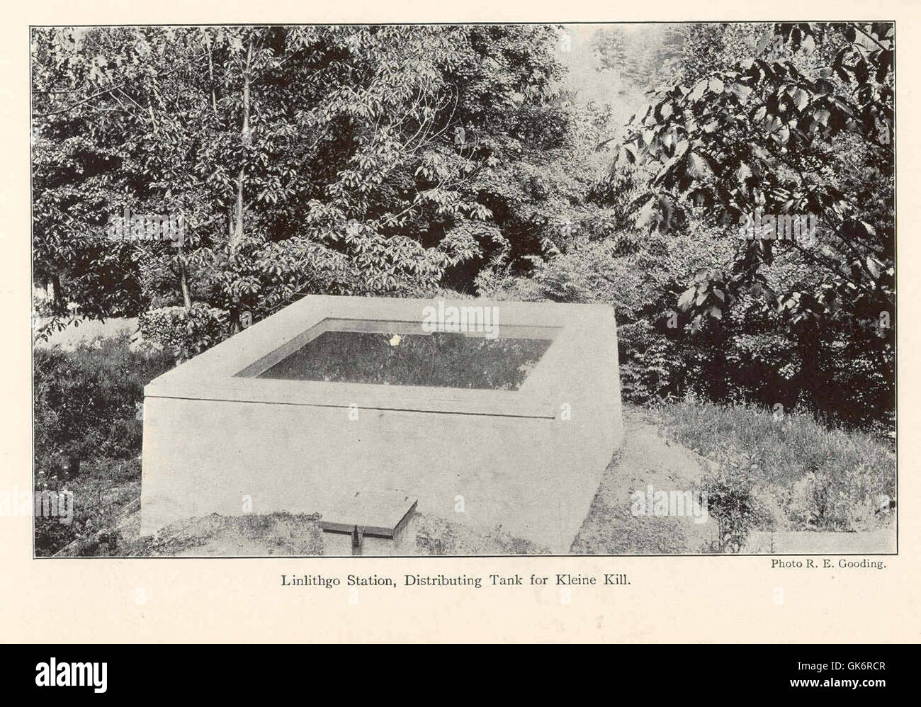 42071 Linlithgo Station, Distributing Tank for Kleine Kill Stock Photo ...