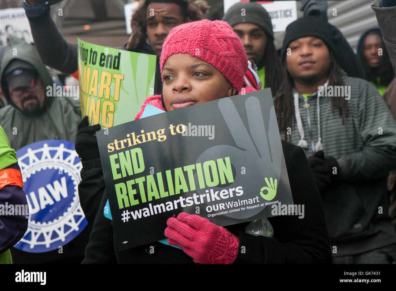 Walmart black friday strike hi-res stock photography and images - Alamy