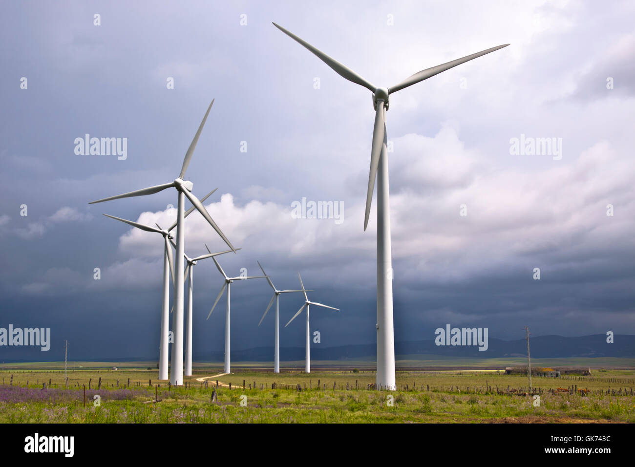 Cloud environment hi-res stock photography and images - Alamy