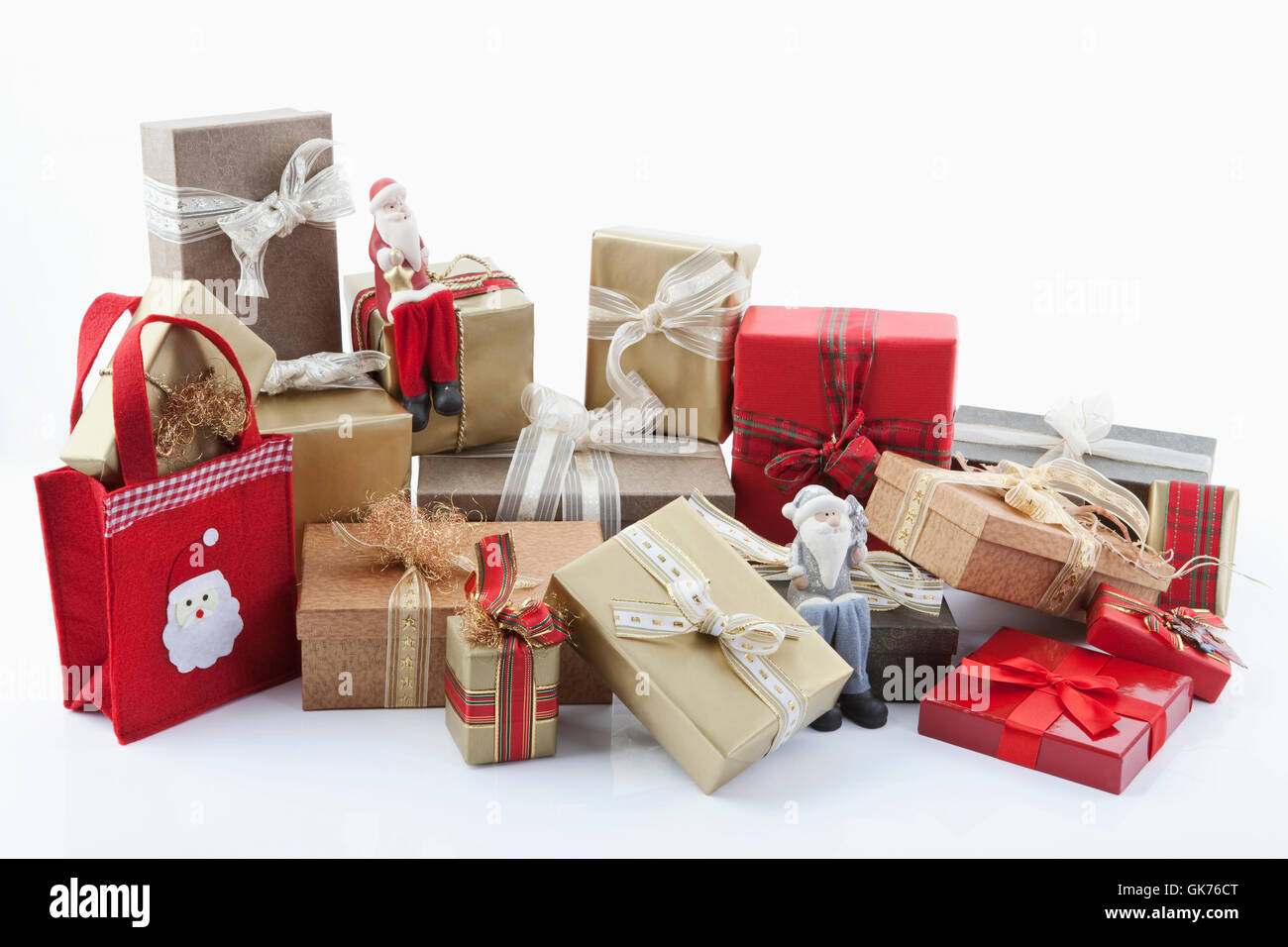 Christ mas packages hi-res stock photography and images - Alamy
