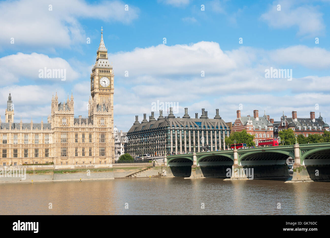monument london vehicle Stock Photo - Alamy