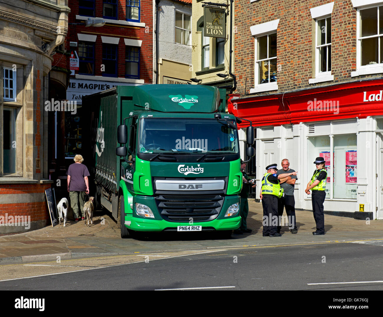 Carlsberg lorry hi-res stock photography and images - Alamy
