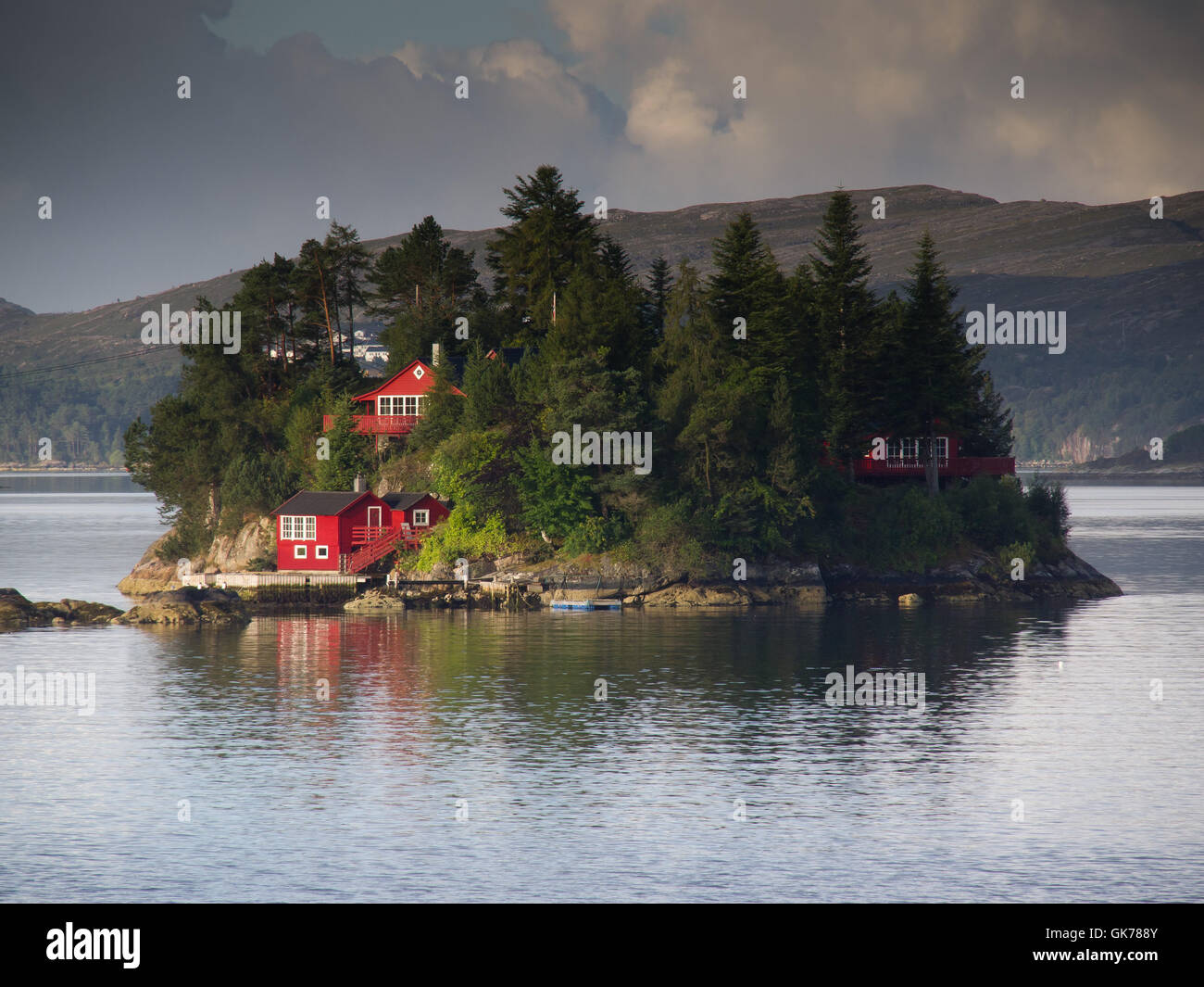 Living in island hi-res stock photography and images - Alamy