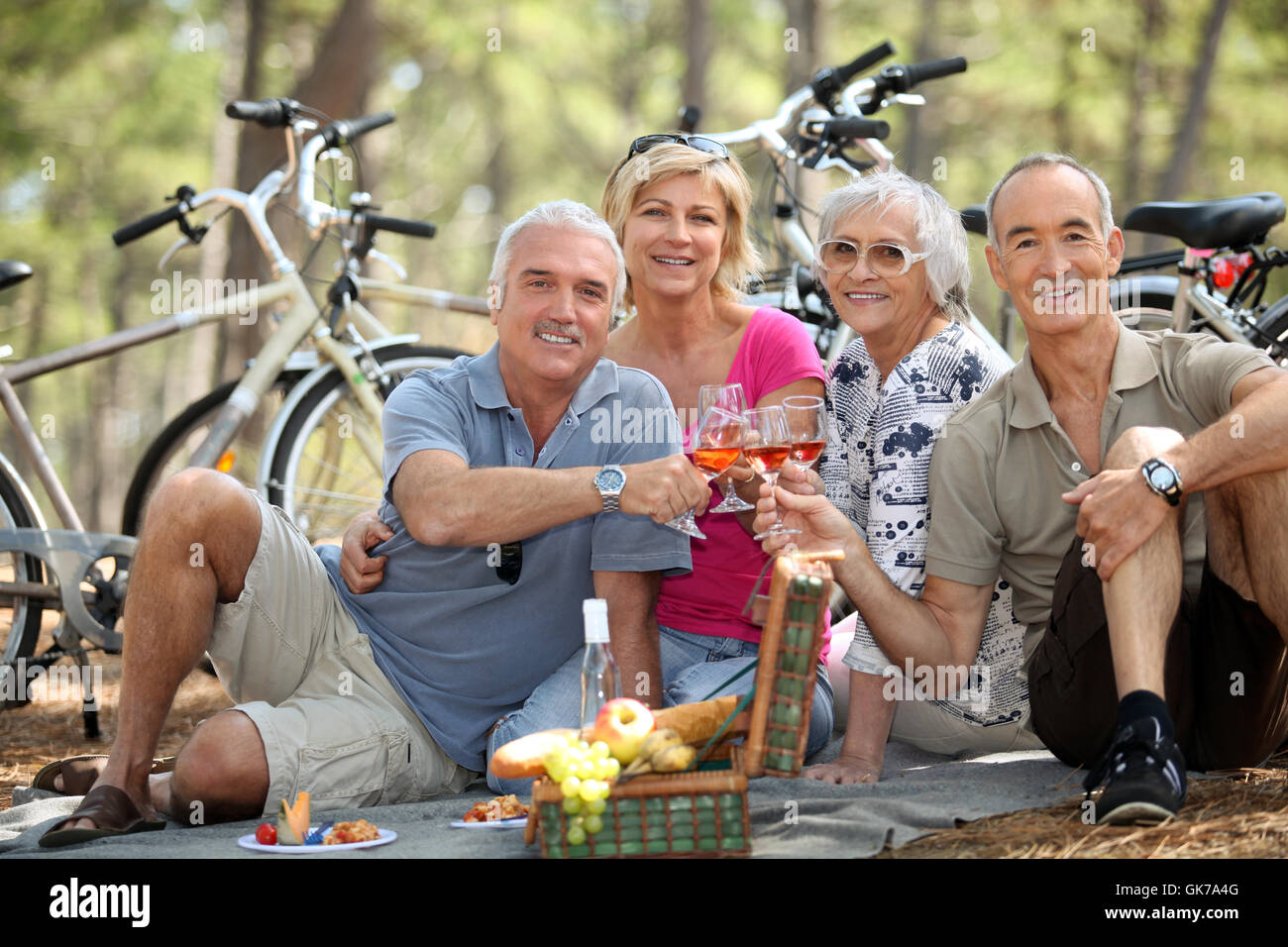 Convivial hi-res stock photography and images - Alamy