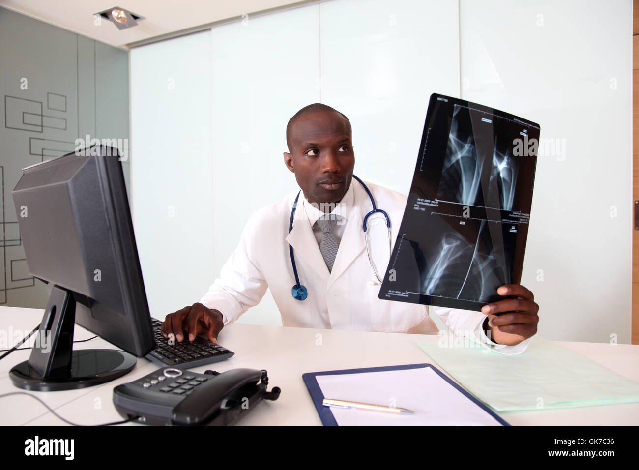 doctor physician medic Stock Photo - Alamy
