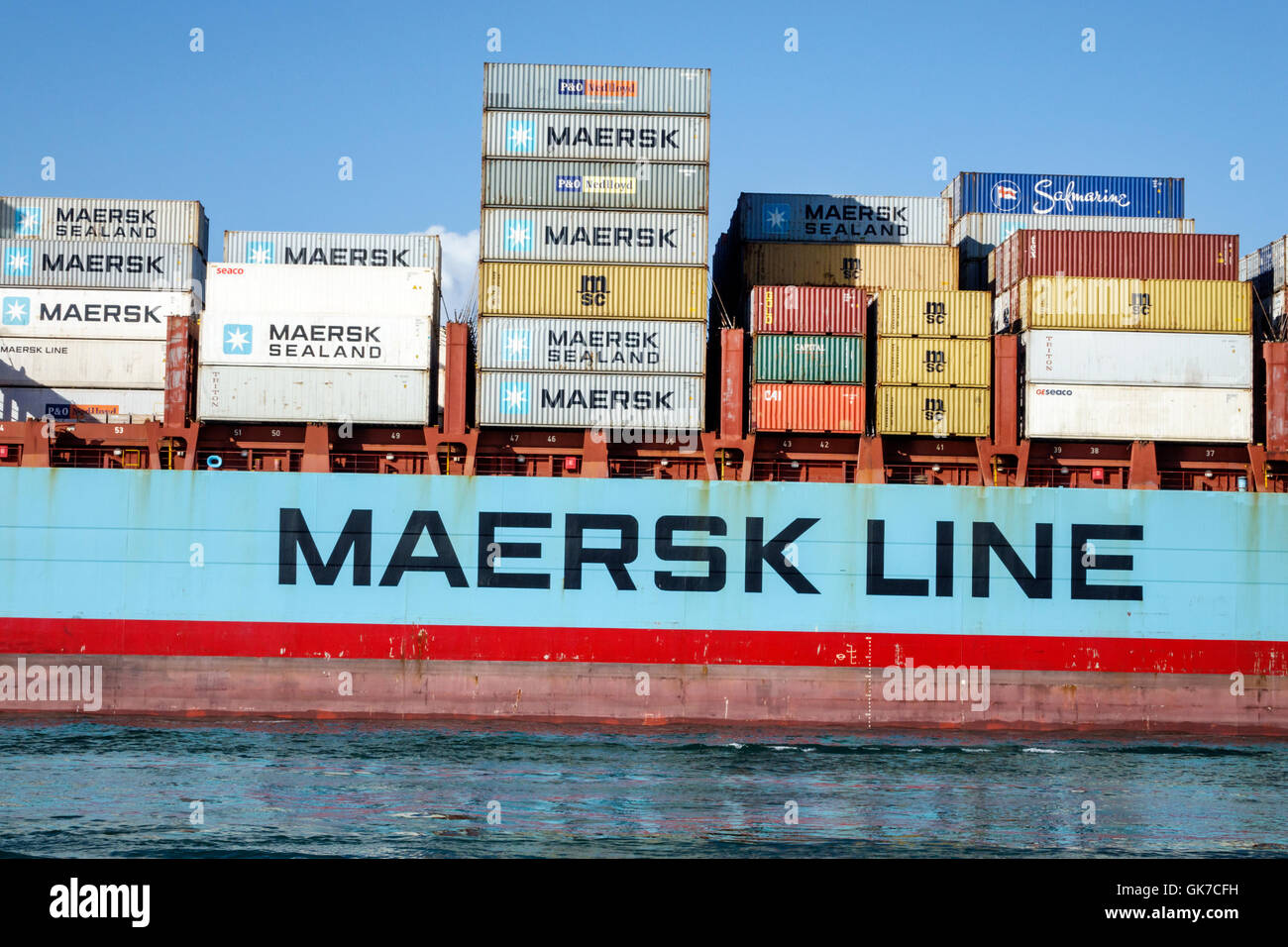 Maersk shipping container hi-res stock photography and images - Alamy