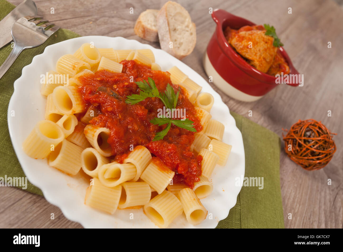 restaurant plate pasta Stock Photo - Alamy