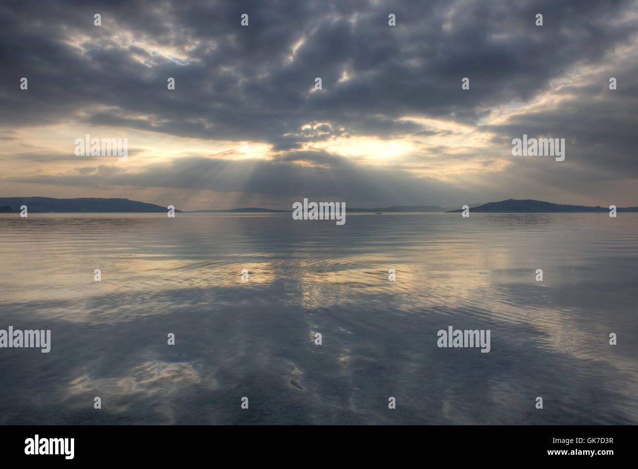 Calm island hi-res stock photography and images - Alamy