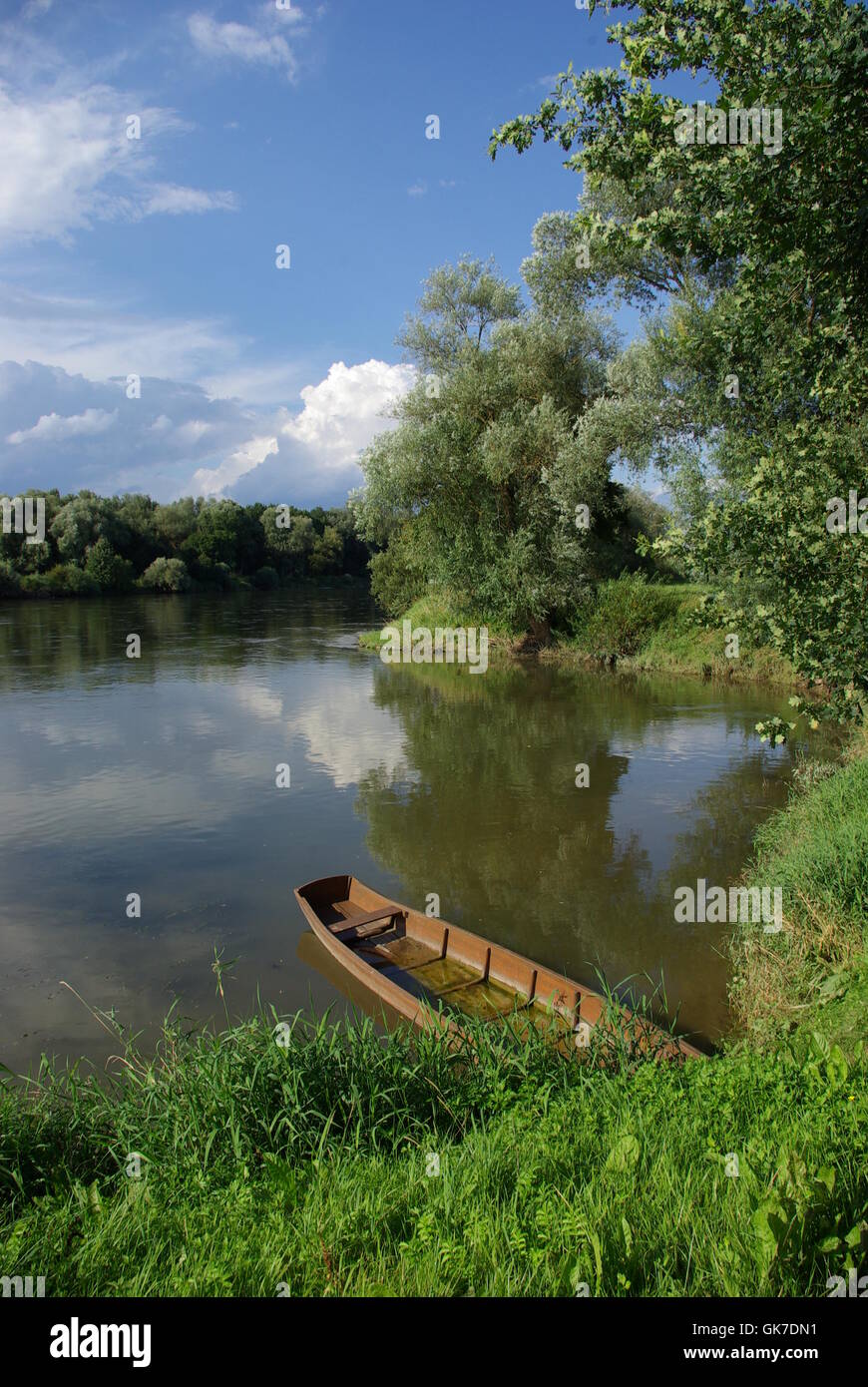Sunk boat sea hi-res stock photography and images - Alamy
