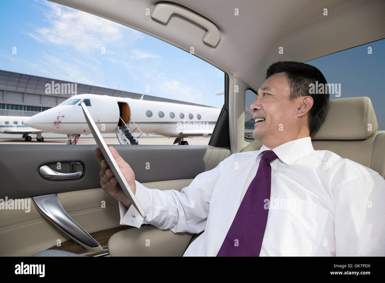 Airport and middle east and businessman hi-res stock photography and ...