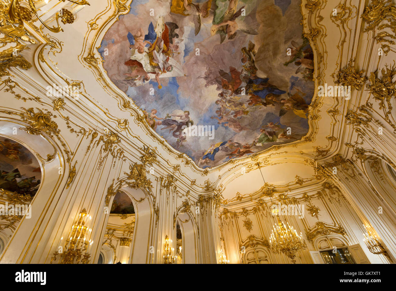 Austria, Schonbrunn Palace in Vienna, which is the former imperial ...