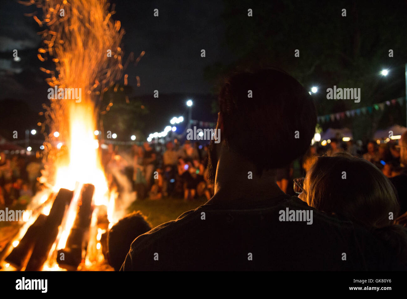 TOGETHERNESS, COMMUNAL FIRE, GREEN MAN FESTIVAL: Action and crowd ...