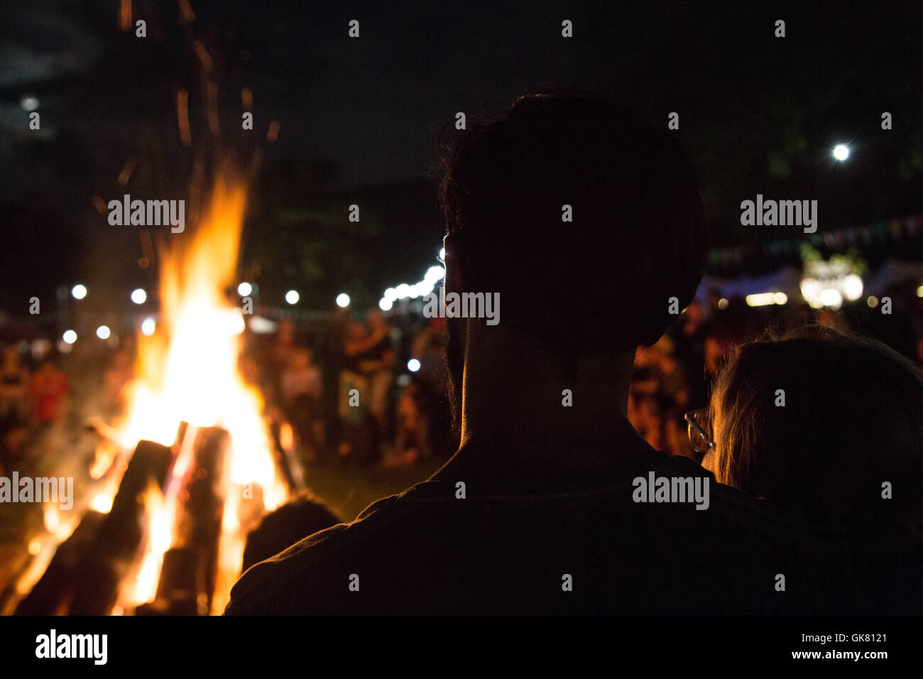 TOGETHERNESS, COMMUNAL FIRE, GREEN MAN FESTIVAL: Action and crowd ...