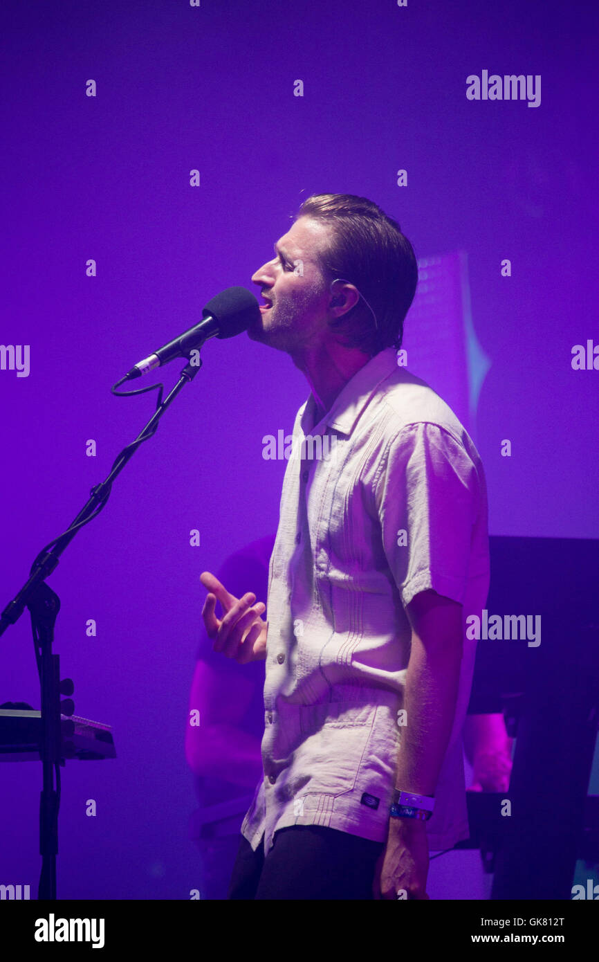 HAYDEN THORPE, WILD BEASTS, CONCERT, 2016: Hayden Thorpe of indie-dance ...