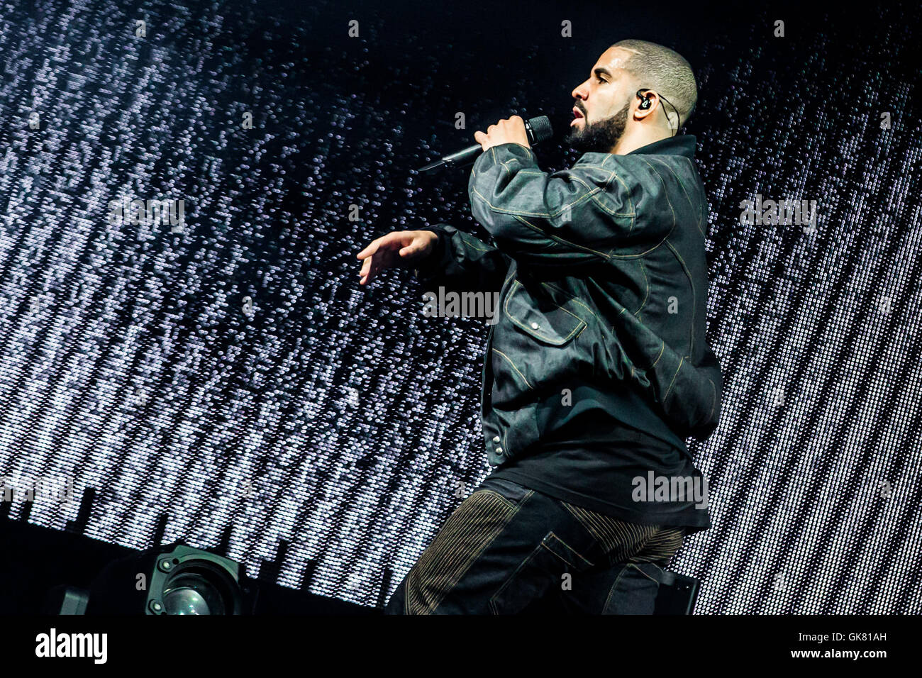 Detroit, Michigan, USA. 16th Aug, 2016. DRAKE performing on the Summer ...