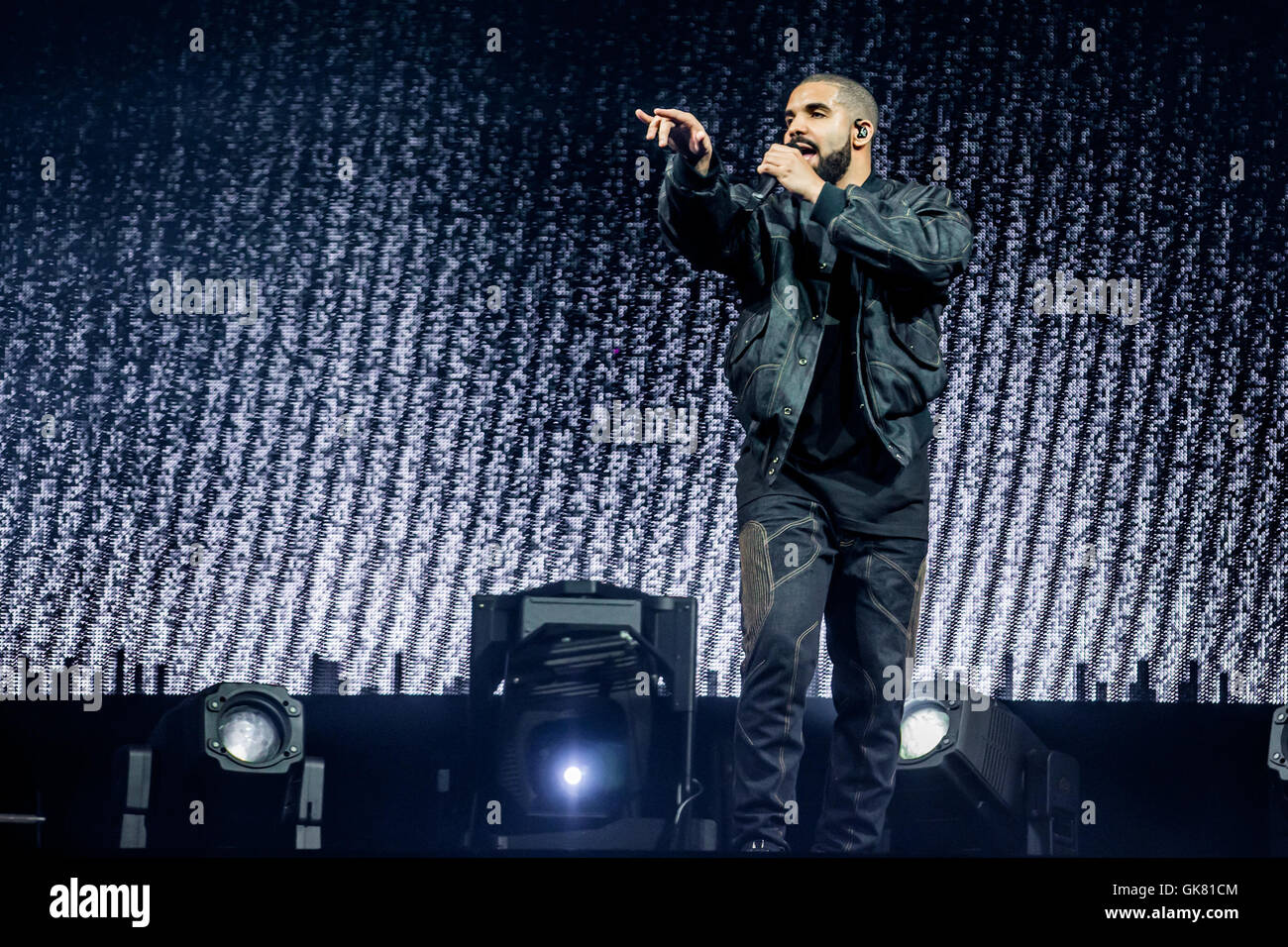 Detroit, Michigan, USA. 16th Aug, 2016. DRAKE performing on the Summer ...