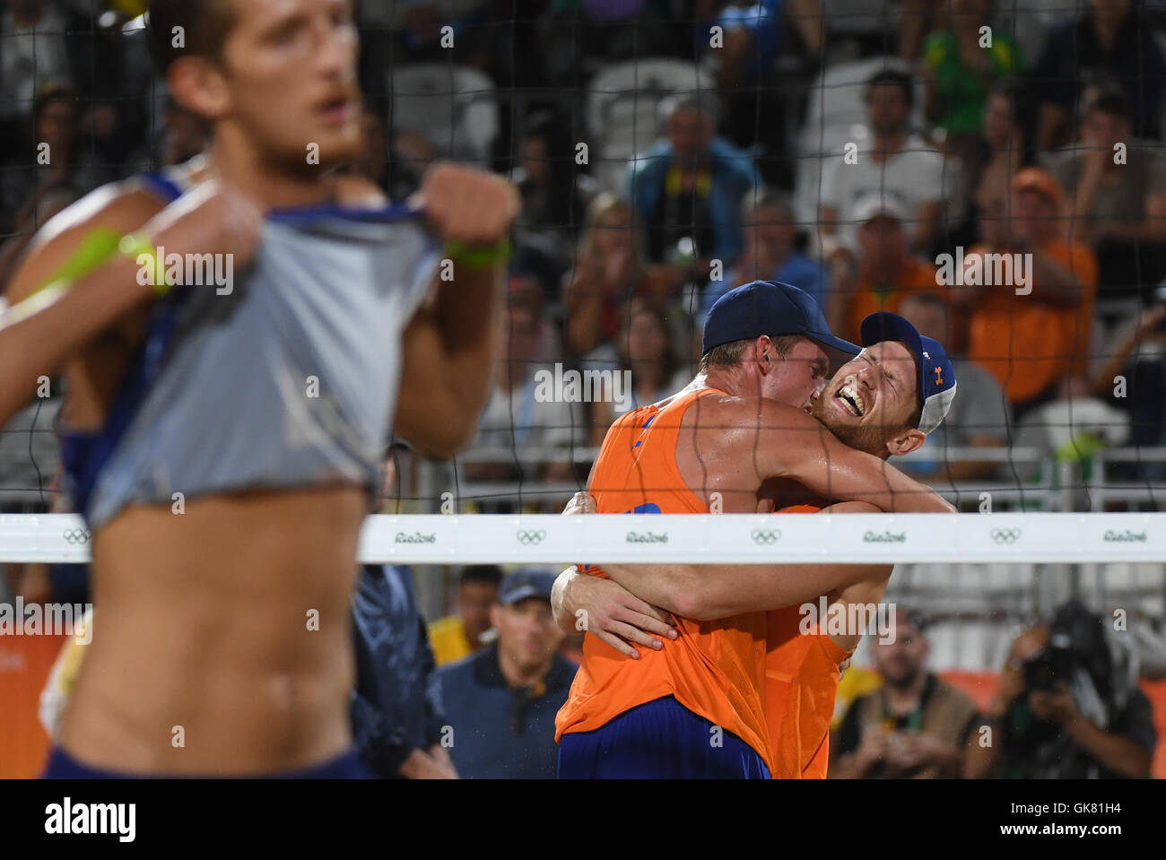 Rio de Janeiro, Brazil. 18th Aug, 2016. Alexander Brouwer (R) and ...