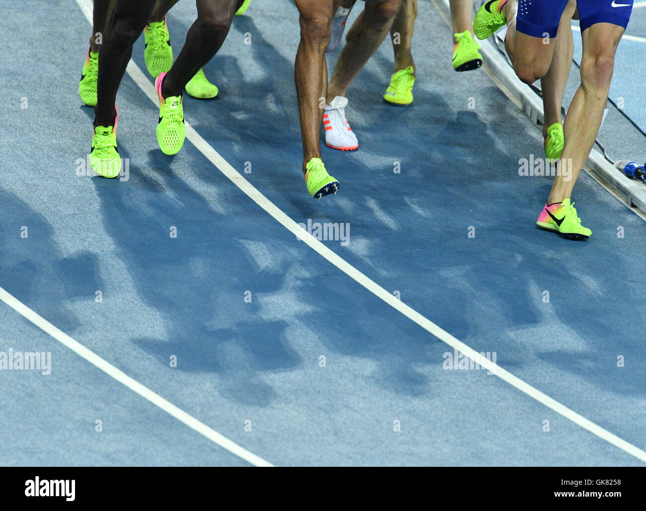 Mens 1500m semifinals hi-res stock photography and images - Alamy