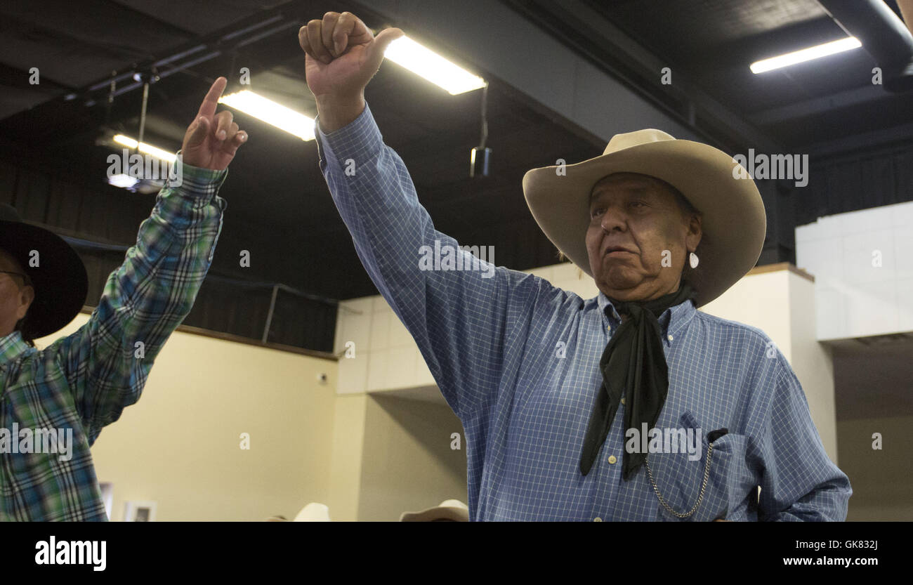 Elgin, Florida, USA. 8th Nov, 2016. A player tries to guess who has the ...