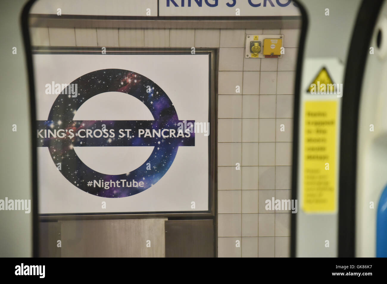 London underground night tube roundel hi-res stock photography and ...