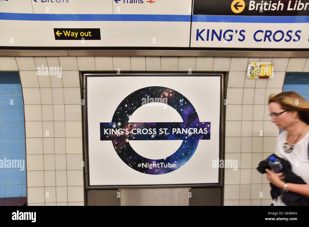 London underground night tube roundel hi-res stock photography and ...